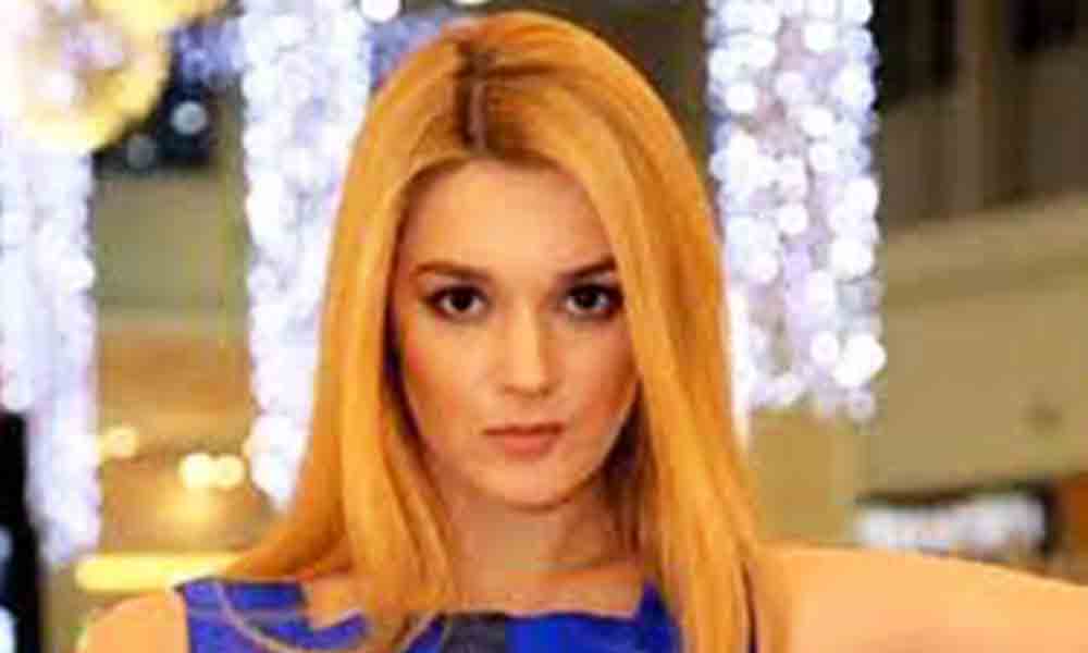 Alisa Manyonok Biography, Wikipedia, Age, Boyfriend, Net Worth, Career ...